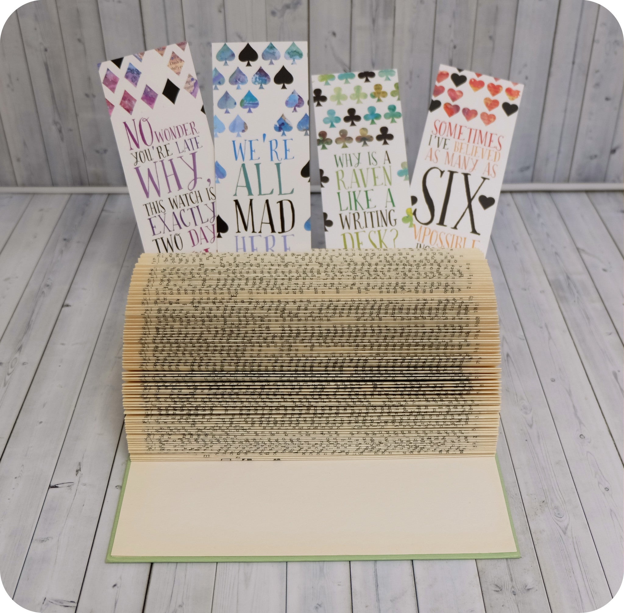 Tutorial - How To Make A Book Fan | Bookishly
