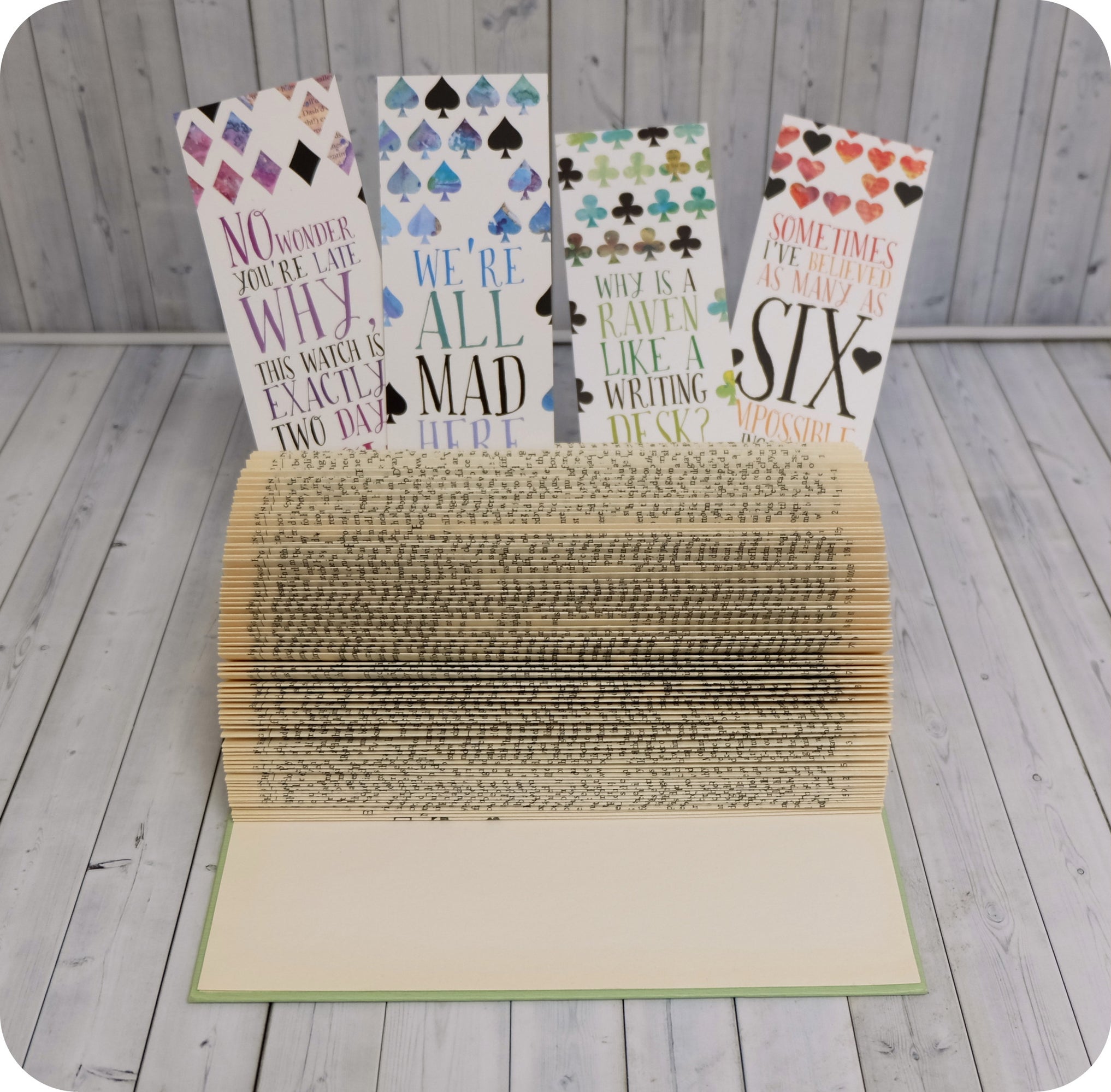 Tutorial - How To Make A Book Fan — Bookishly